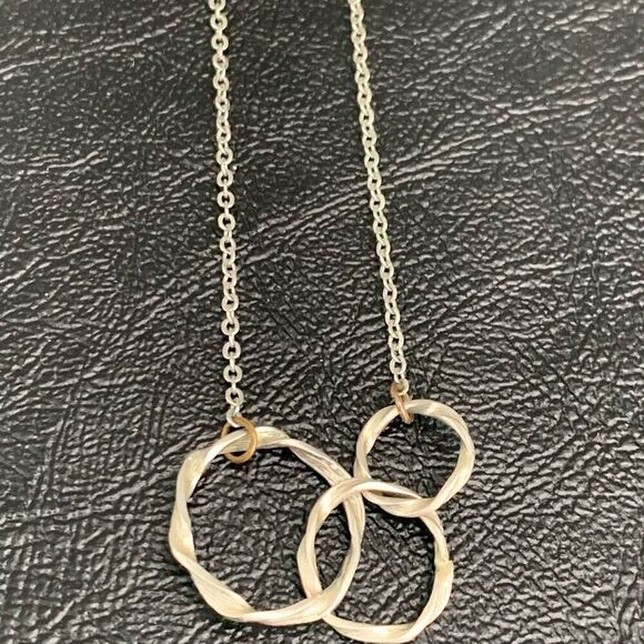 unbranded | Jewelry | 3 Circle Necklace Symbolic Gift For Triplets Mom ...